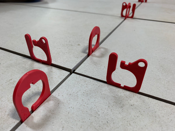 1/8" Interlock Horseshoe Spacers (100 ct) - Acufloor